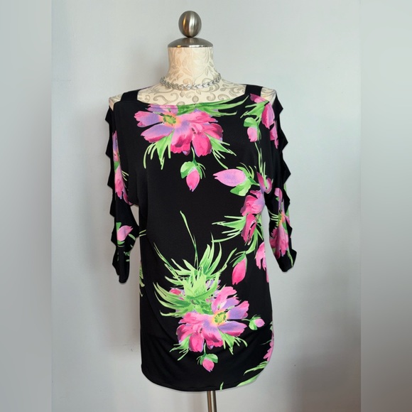 eva varro | Tops | Eva Varro Top Size Medium | Poshmark